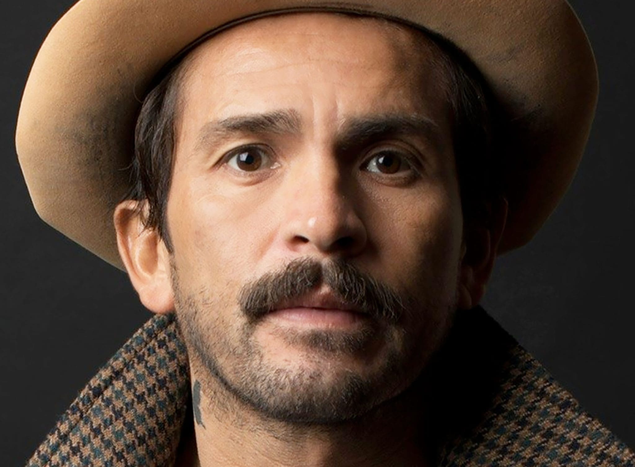 El talentoso estilista Johnny Ramírez llega a México – United Beauty